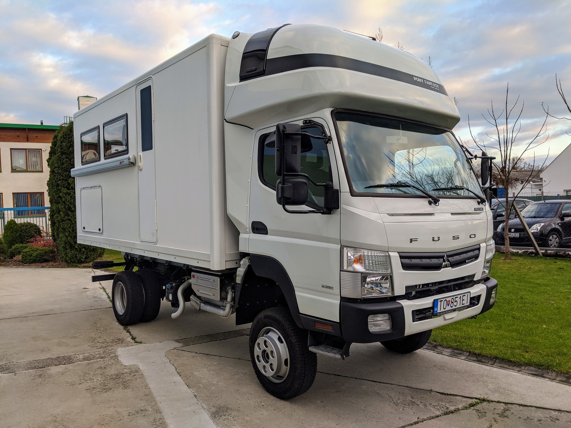 Expedition vehicles VAK